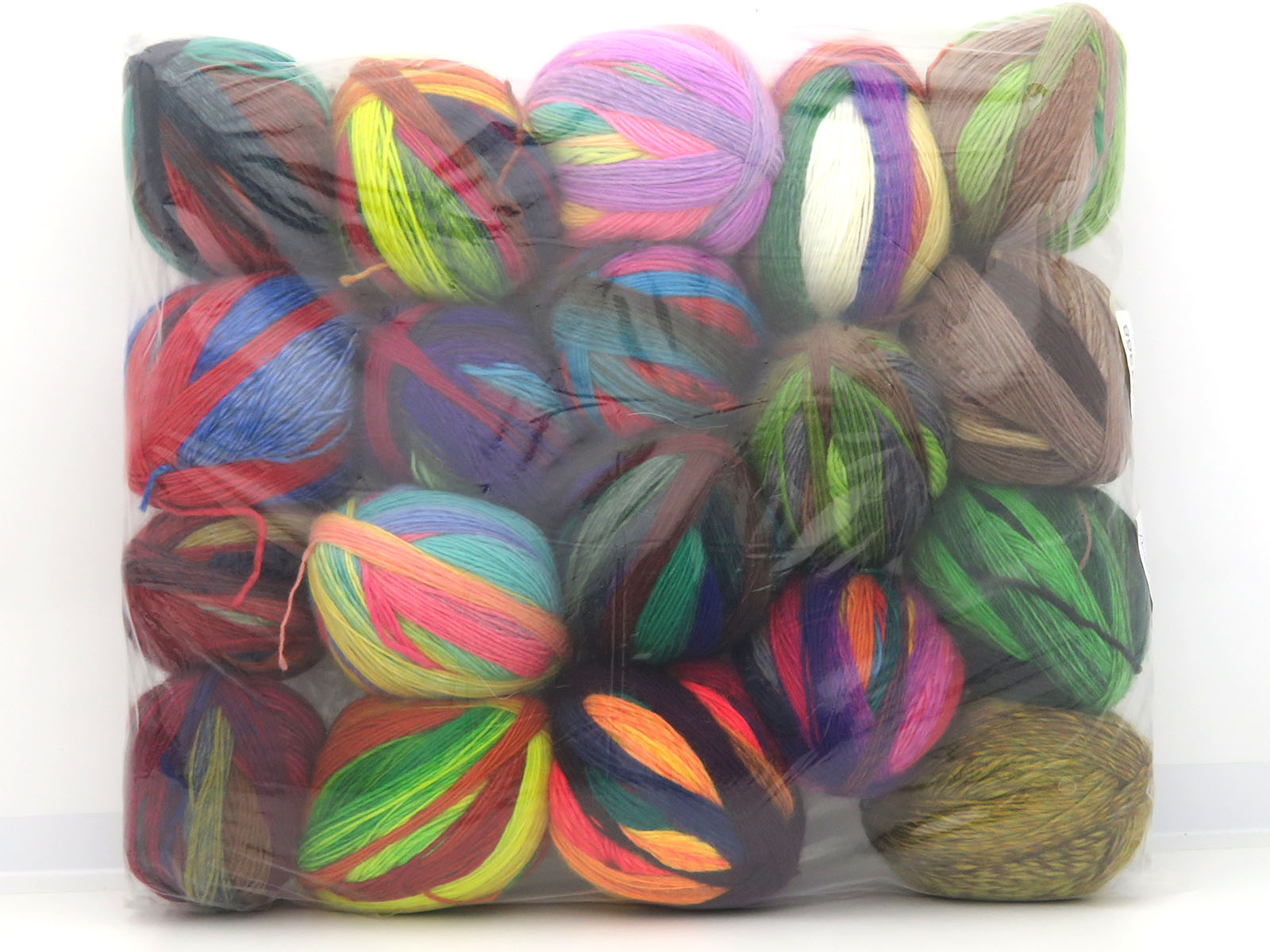 Mixed Lot Multicolor Leftover Self Striping Yarns fnt2-84368 – Ice Yarns